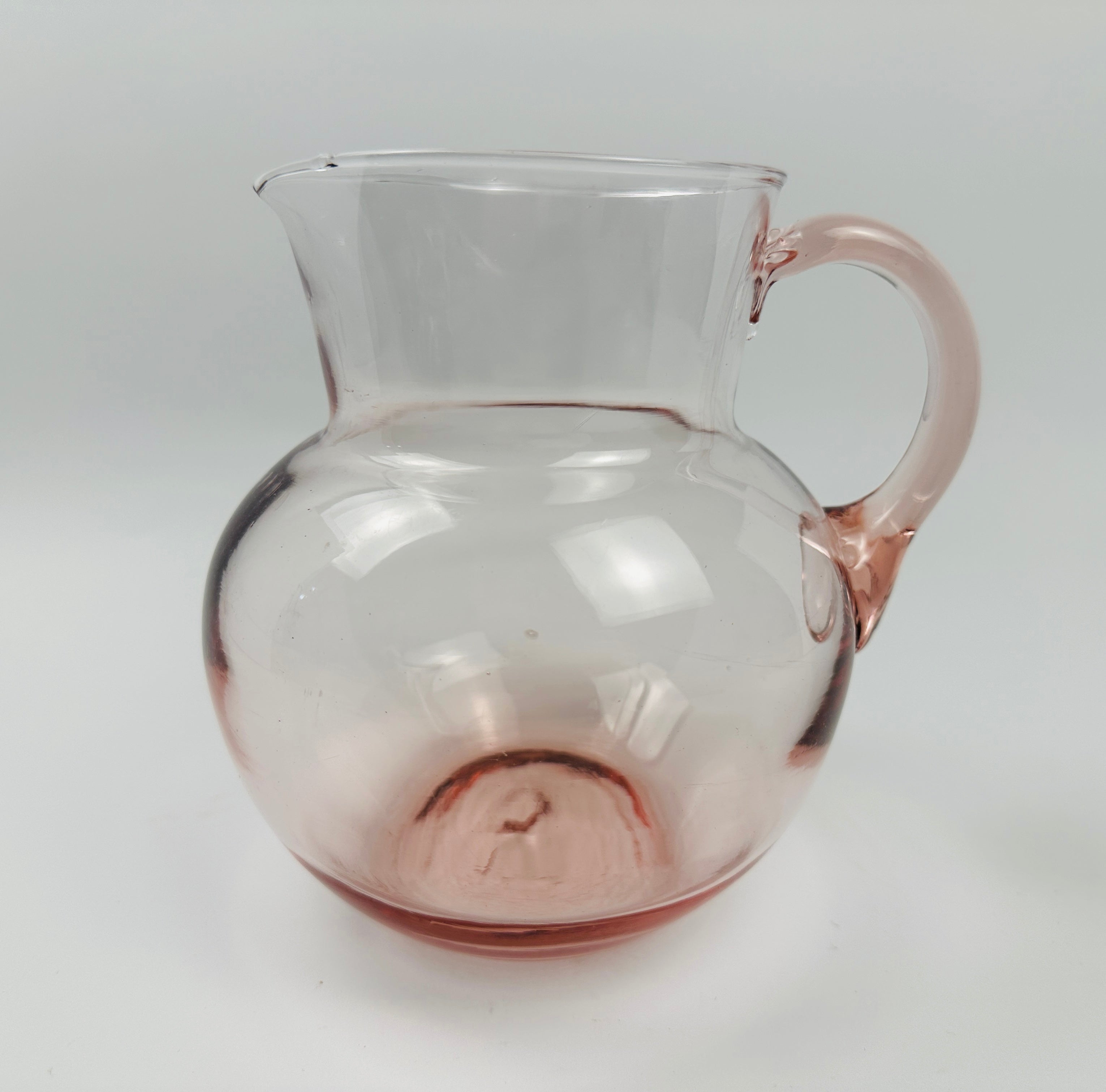 Pale Pink Pitcher – belle histoire de la vie